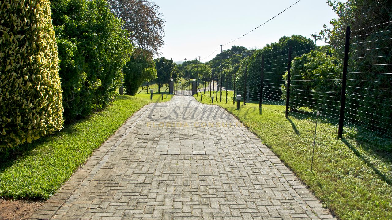 Paver Sealing in Vero Beach, FL: Protect Your Driveway and Patio ...